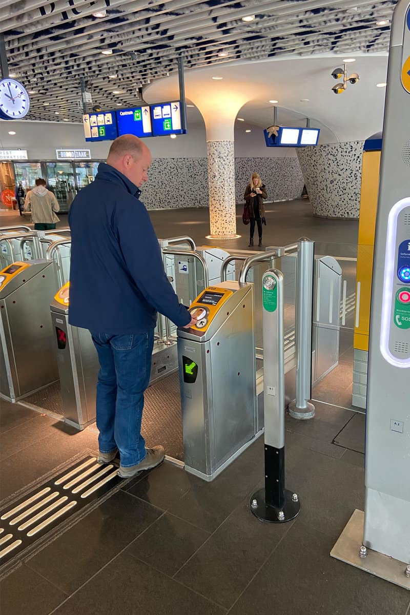 How To Get From Amsterdam To The Hague In 4 Easy Steps 🚉