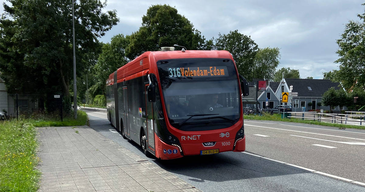 How To Get From Amsterdam To Volendam By Bus, Car & Tours 🚖