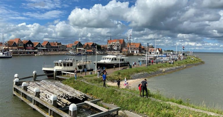 How To Get From Amsterdam To Volendam By Bus, Car & Tours 🚖